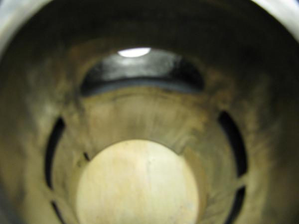 The Exhaust side bore (huge scratch) | Blasterforum.com